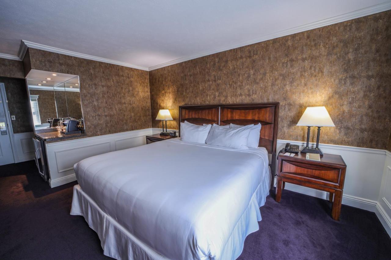 The Grand Resort Warren: 4 star Hotel with a Minimum Price 175US ...