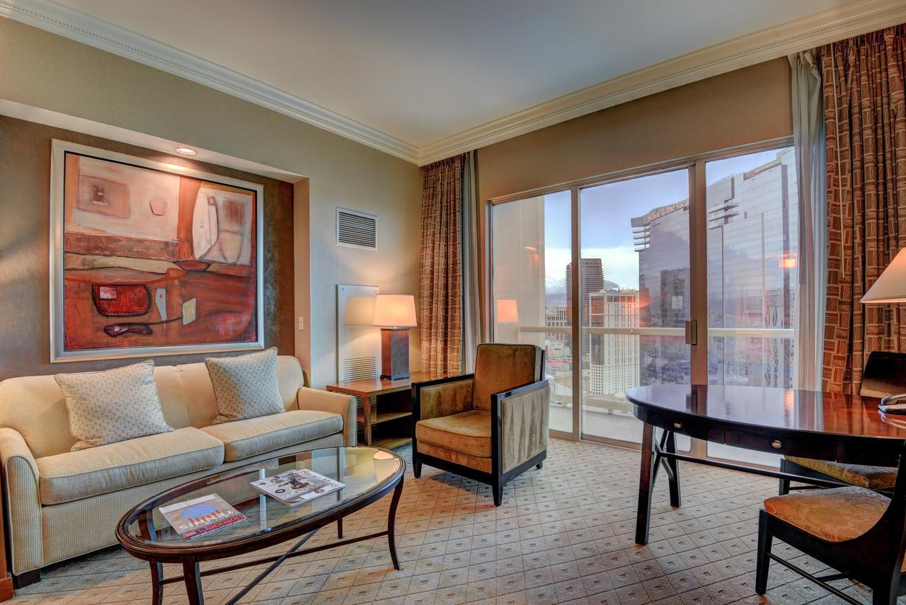 Penthouse Suite With Strip View At The Signature At Mgm Grand Las Vegas: 4 star Hotel with a ...